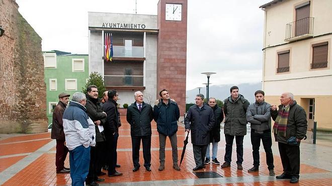 El Ayuntamiento de Sorzano luce en un nuevo entorno | La Rioja
