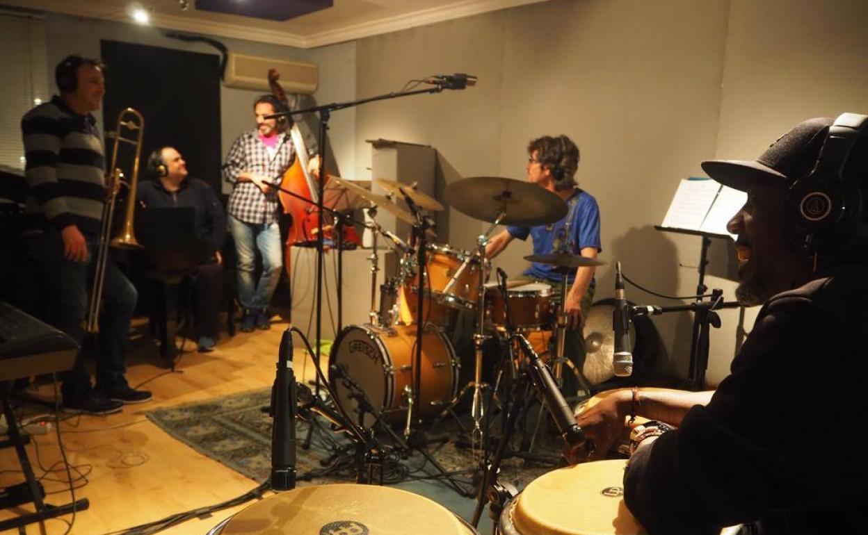 Rafa & The Jazz Walkers vuelven con Shining Forever | Las Provincias