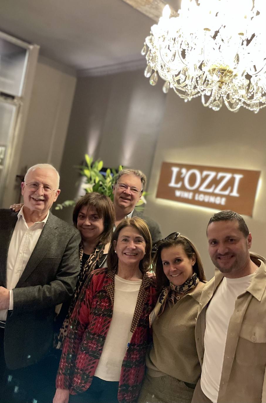 Fotos: Caras reconocidas en la exposición en Bombas Gens de un artista ...