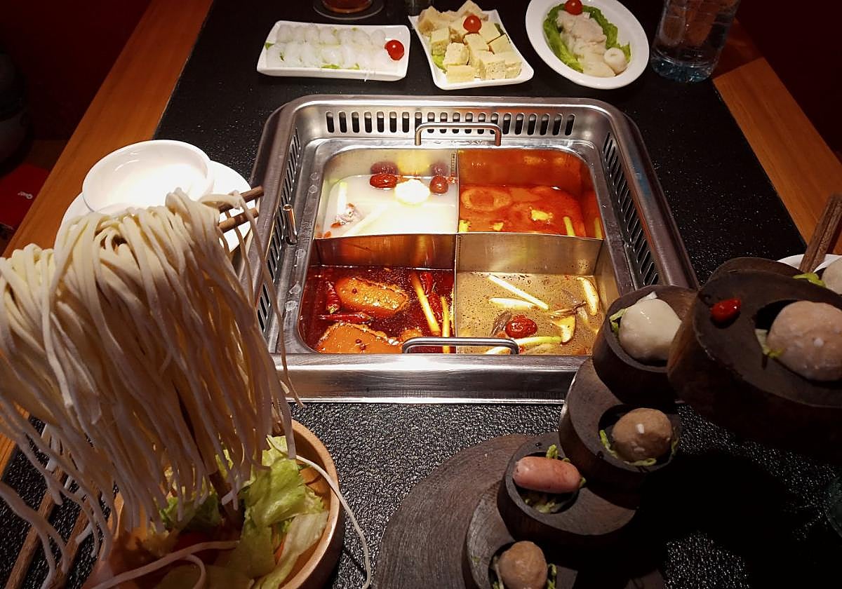 El hot pot chino desbanca al ramen japonés | Las Provincias
