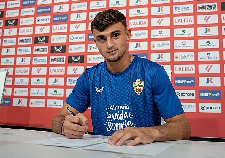 Pubill ya es jugador del Almería | Las Provincias