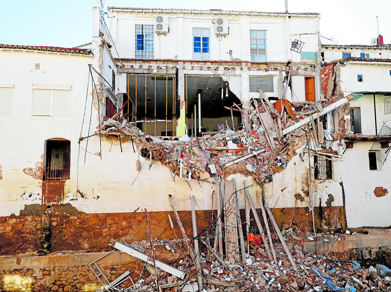 «Tengo miedo de que se me caiga la casa encima» | Las Provincias