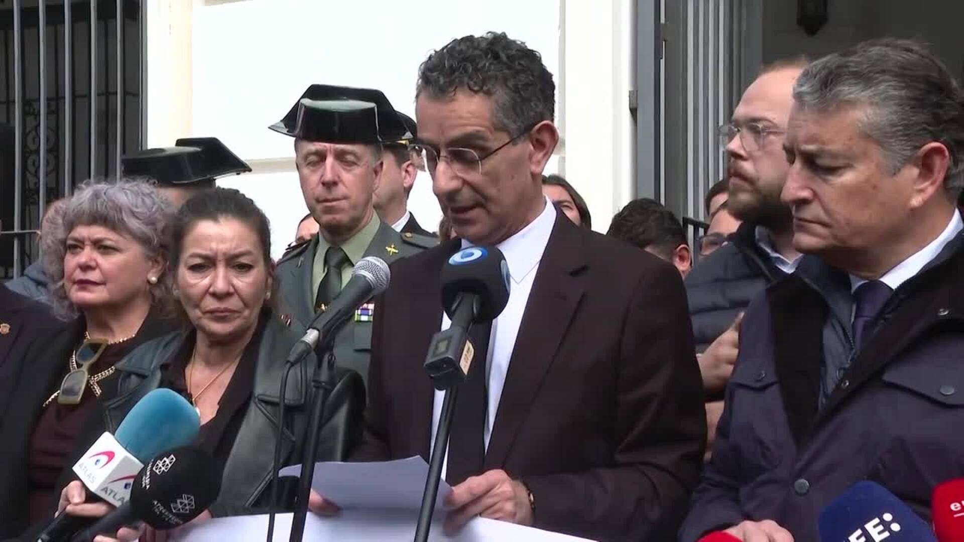 El pueblo de Barbate llora la muerte de dos guardias civiles | Las Provincias