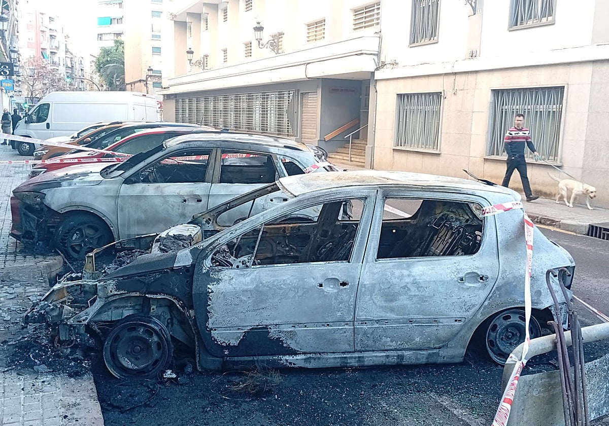 Incendio en Valencia | Una decena de vecinos desalojan sus casas tras ...