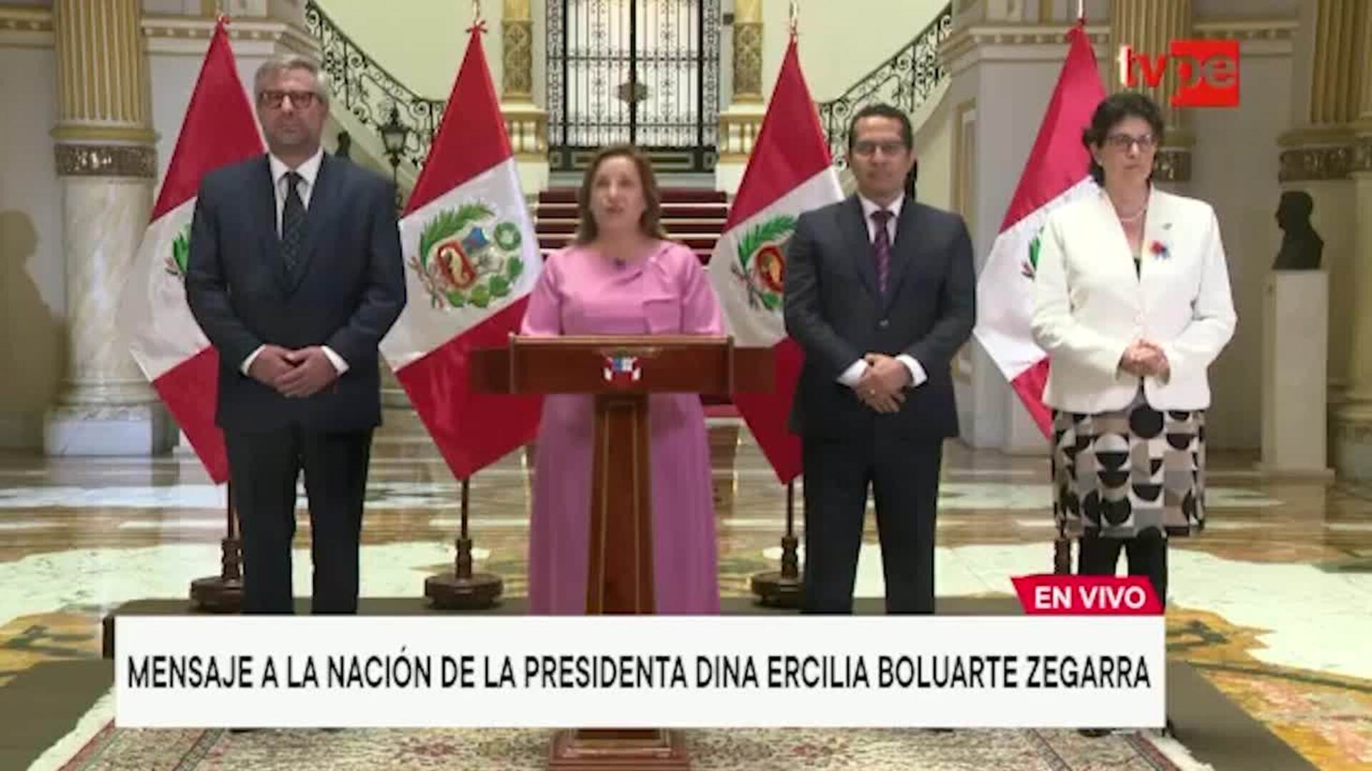 La presidenta de Perú convoca elecciones generales para el 12 de abril ...