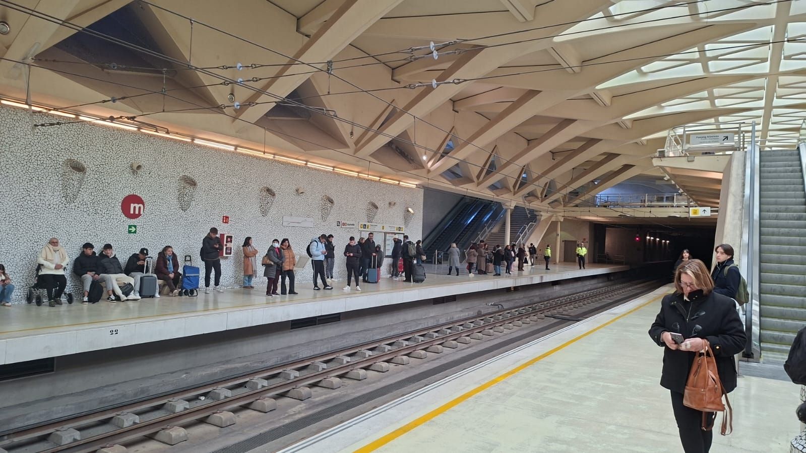Caos en las estaciones de Metrovalencia este miércoles | Las Provincias