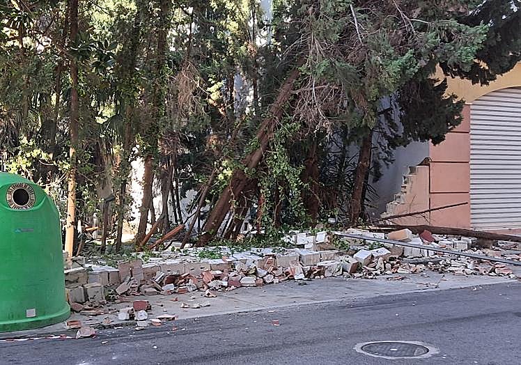 Caída de ramas, desprendimientos y una mujer herida por las fuertes ...