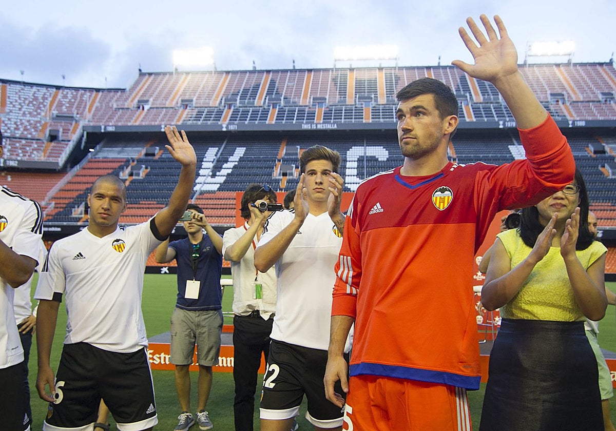 Más de un centenar de jugadores han vestido los colores del Valencia y ...