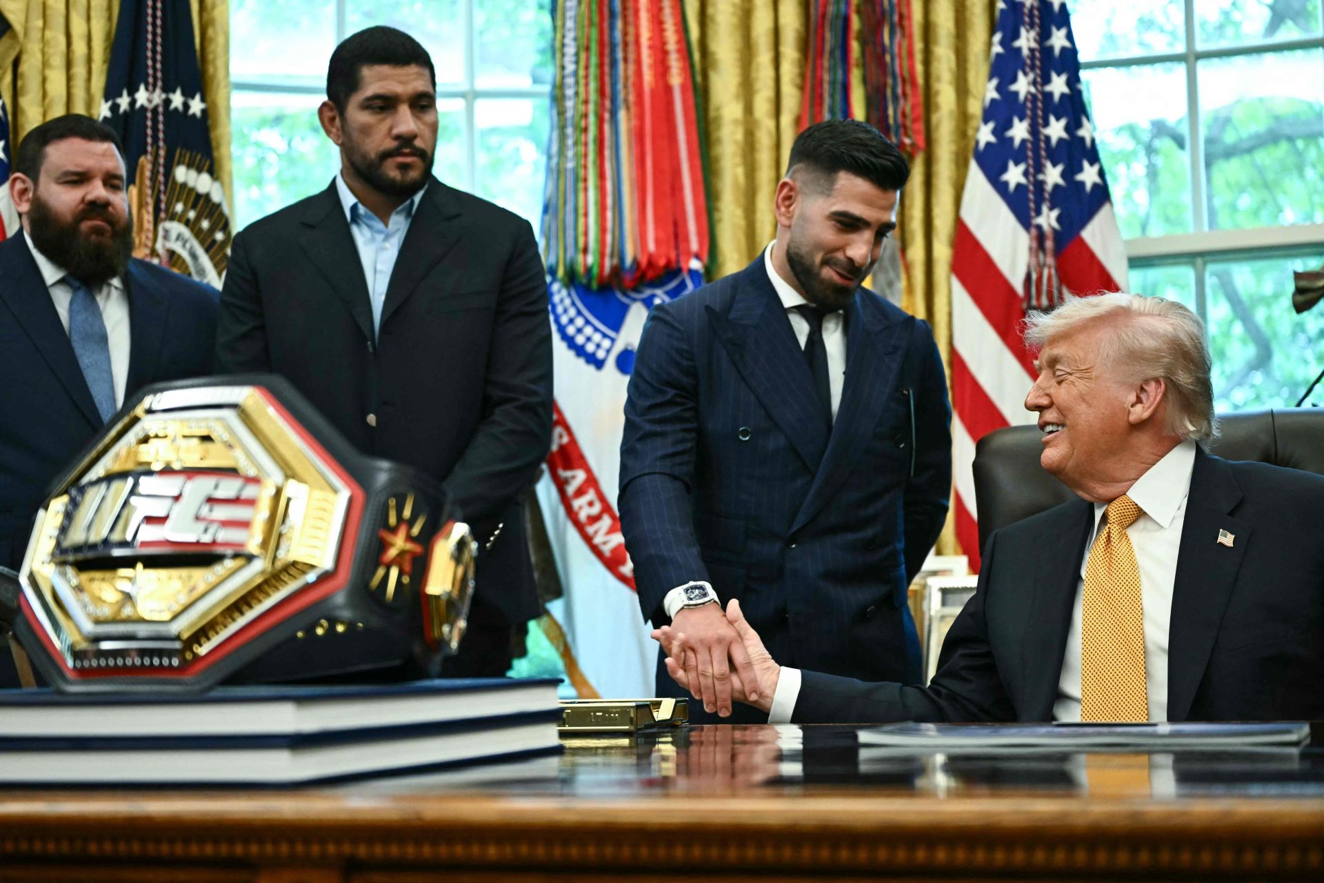 Topuria, de Alicante al Despacho Oval junto a Trump | Las Provincias