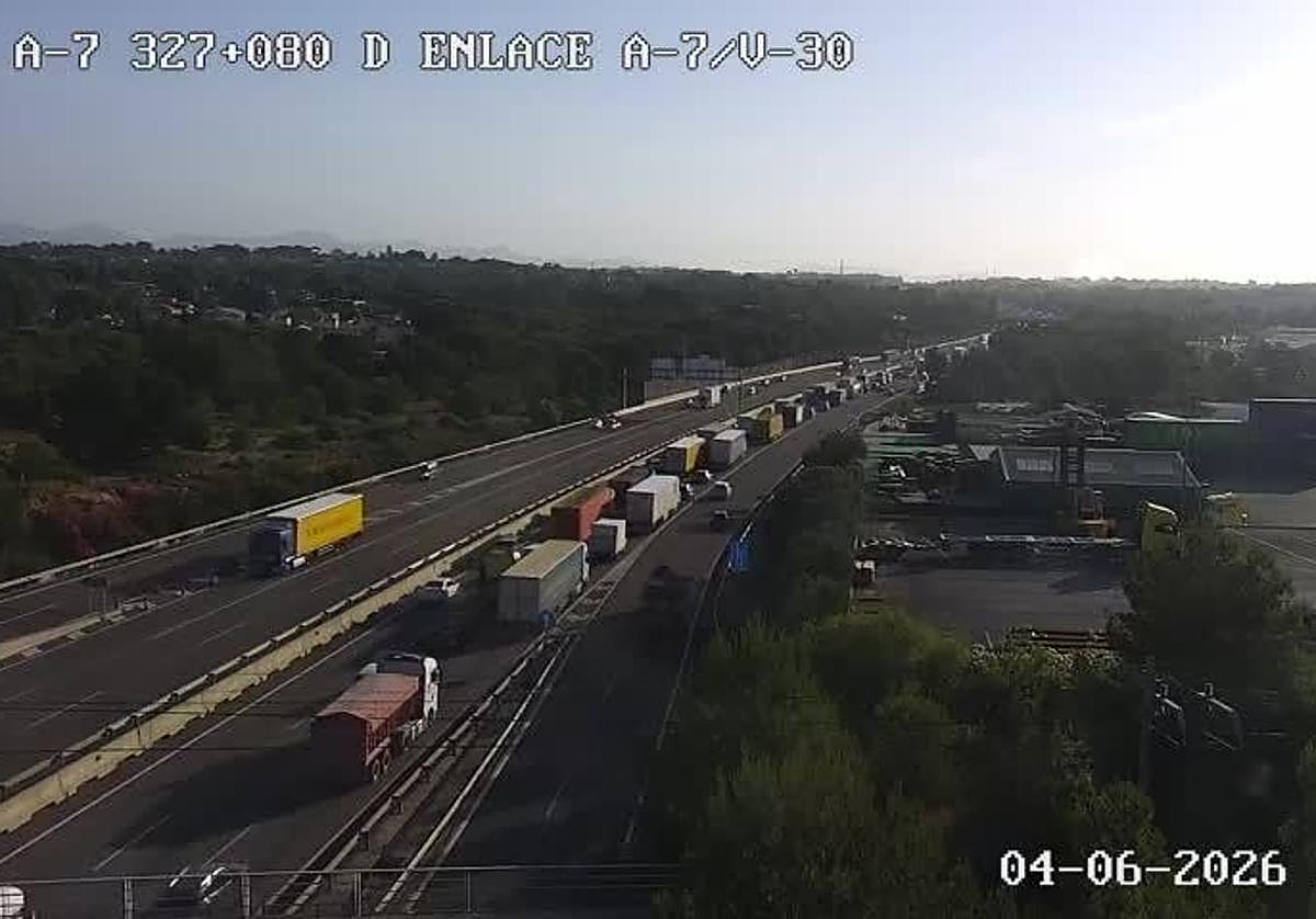 Atascos y Tráfico hoy Valencia | Un accidente en la A-7 a la altura de ...