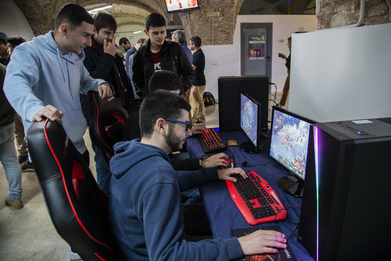 Fotos: La Teleco LAN Party cita a mil participantes en el Palacio de ...