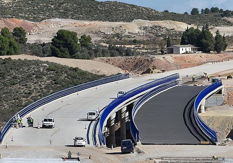La Autovía del Altiplano cierra el eje de conexión de Yecla con ...