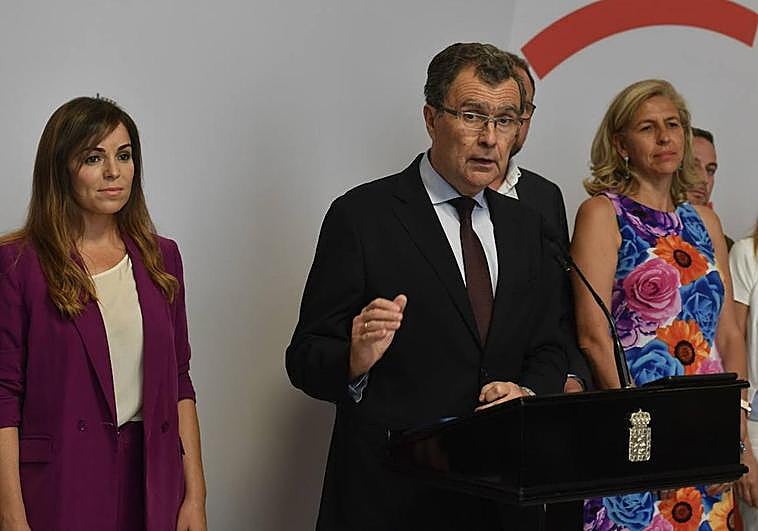Rebeca Pérez, nueva portavoz del gobierno de Murcia y Mercedes Bernabé ...