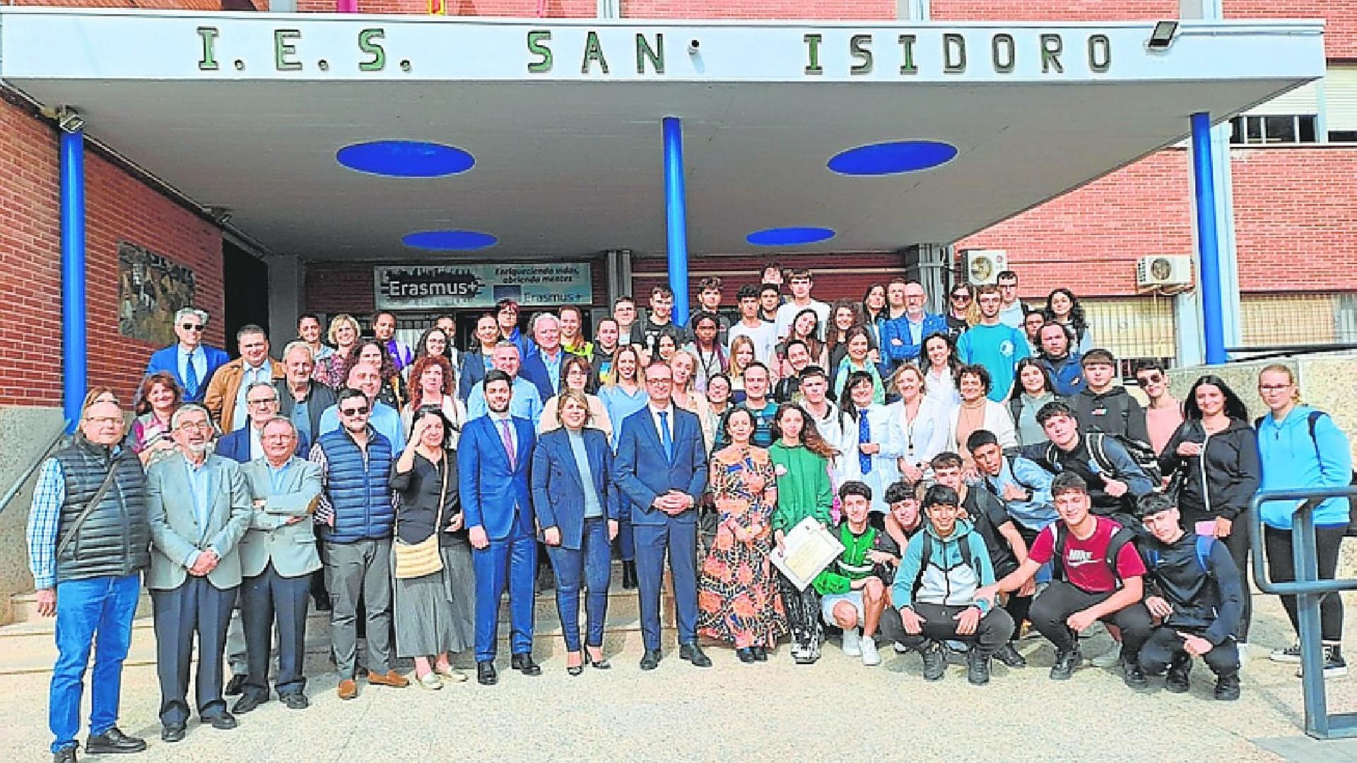 El Instituto San Isidoro en Los Dolores de Cartagena celebra 40 años de crecimiento y formación ...