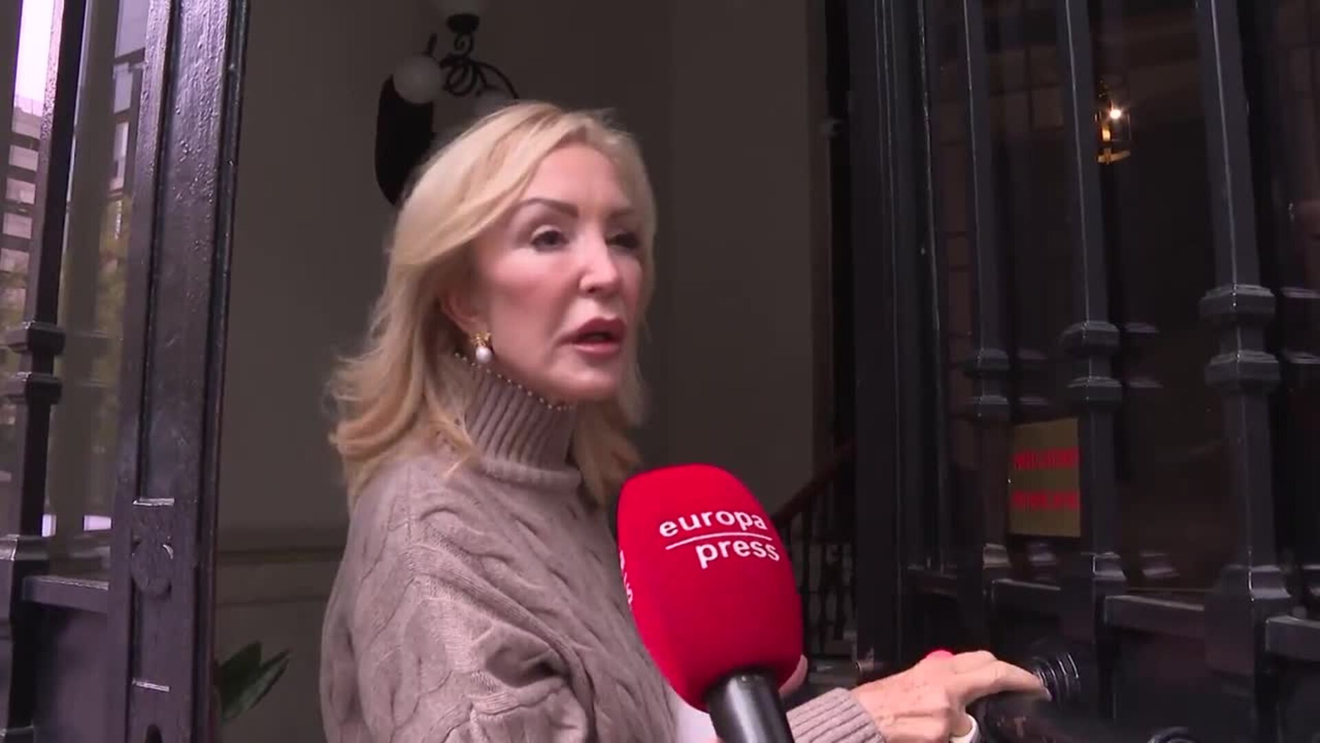 Carmen Lomana se reafirma en sus críticas y niega que tenga envidia a ...