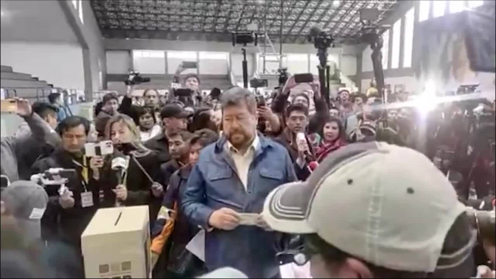 Rodrigo Paz da la sorpresa y encabeza la primera vuelta de las ...
