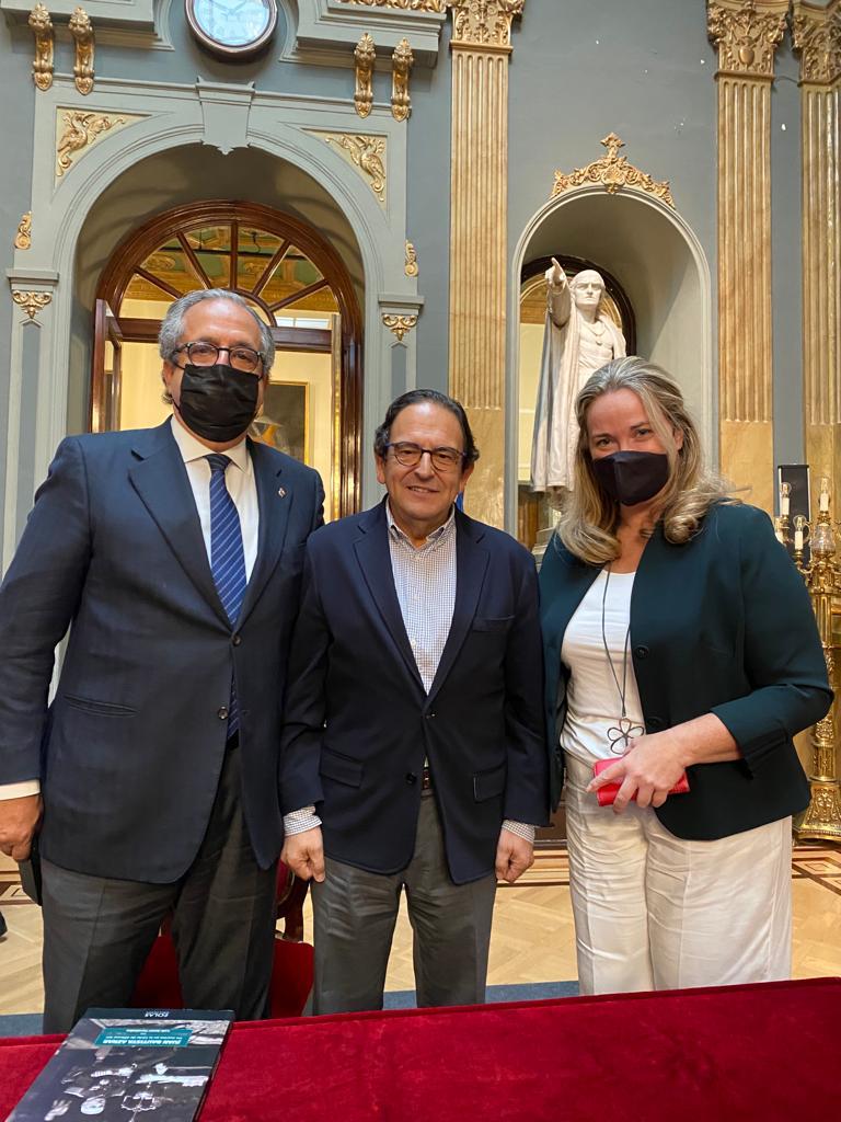 Fotos: El leonés Luis Aznar presente en el Senado su nueva obra ...
