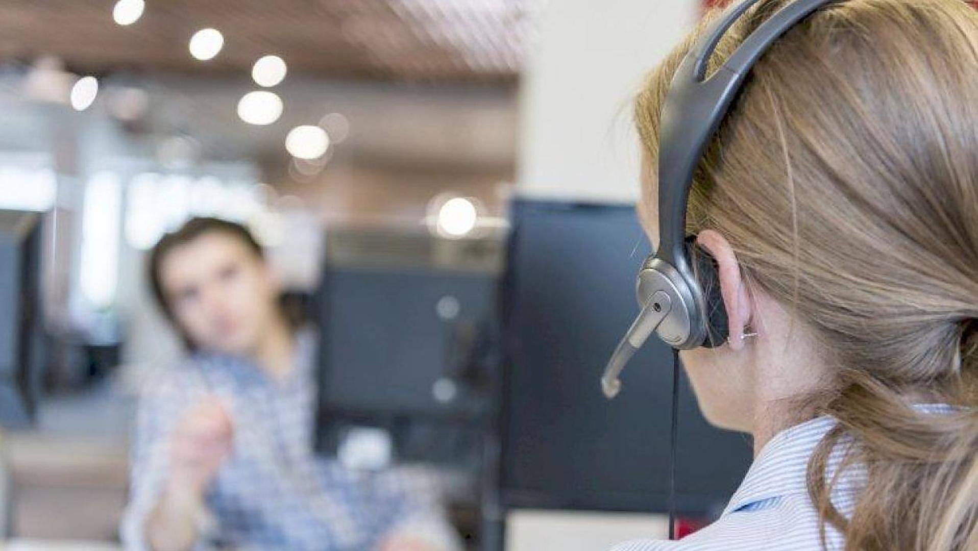 Los trabajadores del call center de Huaris en Bembibre respaldan el ...