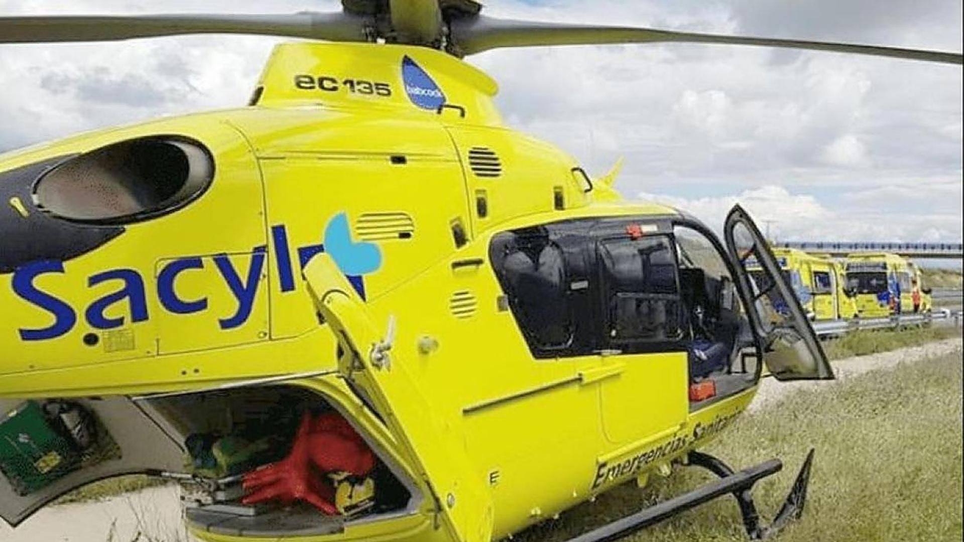 Heridas una mujer y una niña de ocho años tras volcar un turismo en Cimanes del Tejar ...