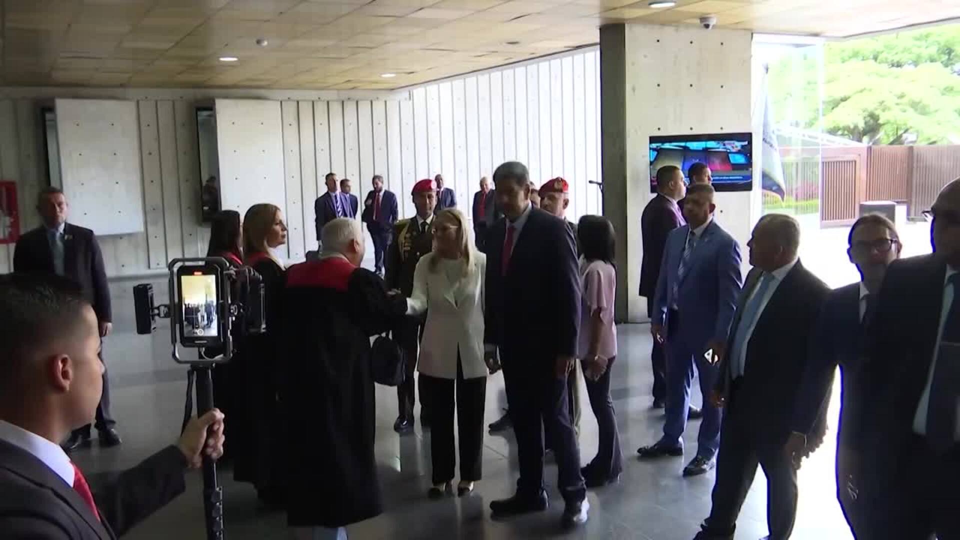 El CNE de Venezuela da la victoria a la coalición de Maduro con más del 82% en las legislativas ...