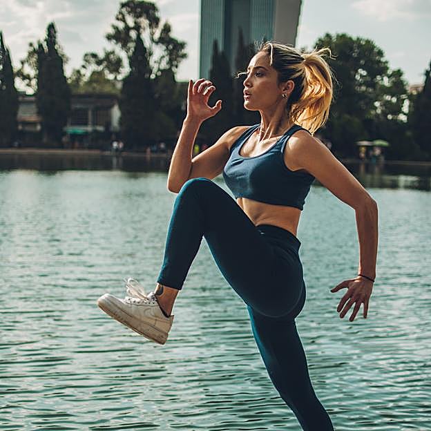 Jumping jacks modificados, el ejercicio fácil de cardio para bajar de ...