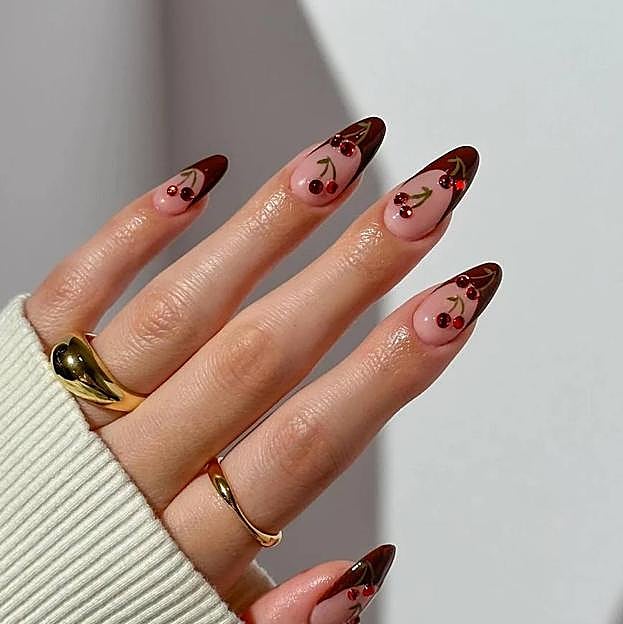 Cherry nails. la manicura para verano más viral y rejuvenecedora | Mujerhoy