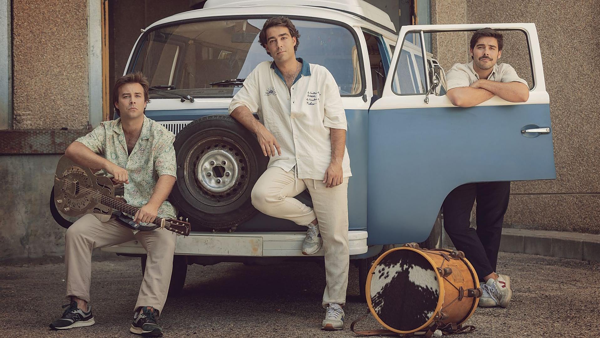 Quiénes son Hermanos Martínez, el grupo de música español que arrasa en ...