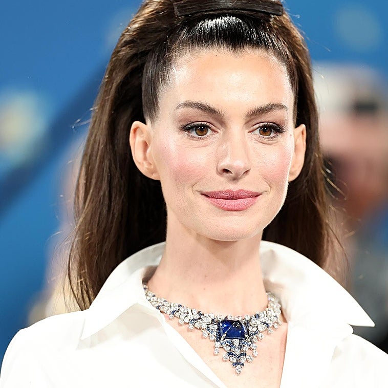 Anne Hathaway recupera las famosas dad sandals más virales del 2020 ...