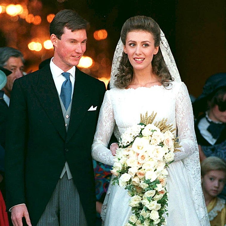 Así fue la fastuosa boda de Sibila de Luxemburgo: Valentino, Versalles ...