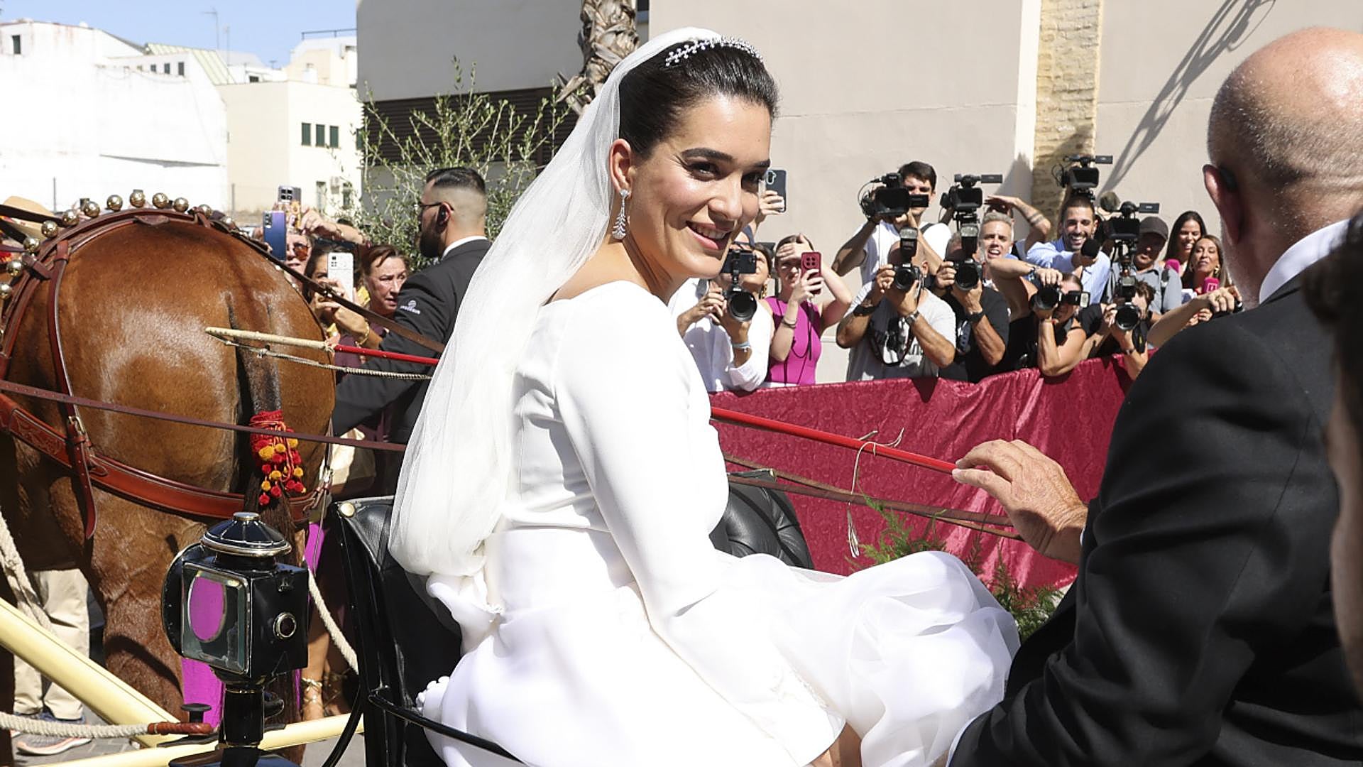 El espectacular vestido de novia de Bárbara Mirjan en su boda con ...