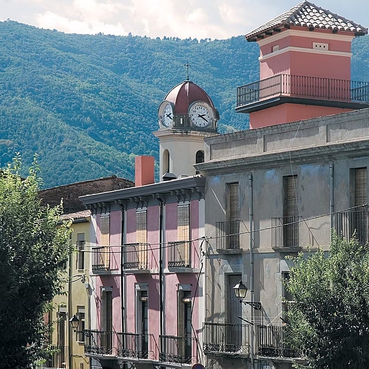 El pueblo de la Selva donde nació Remedios Varo, la pintora que bate ...