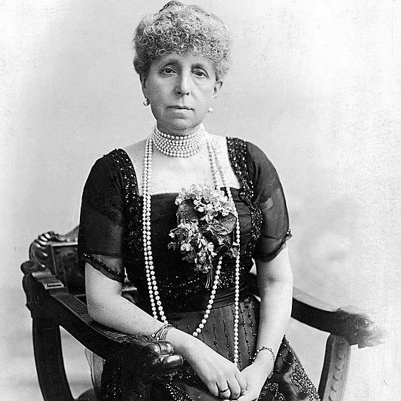 El espectacular collar de zafiros de María Cristina de Austria que ...