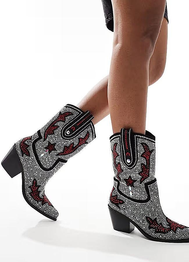 Estas botas cowboy van a ser lo más en primavera 2025 | Mujerhoy