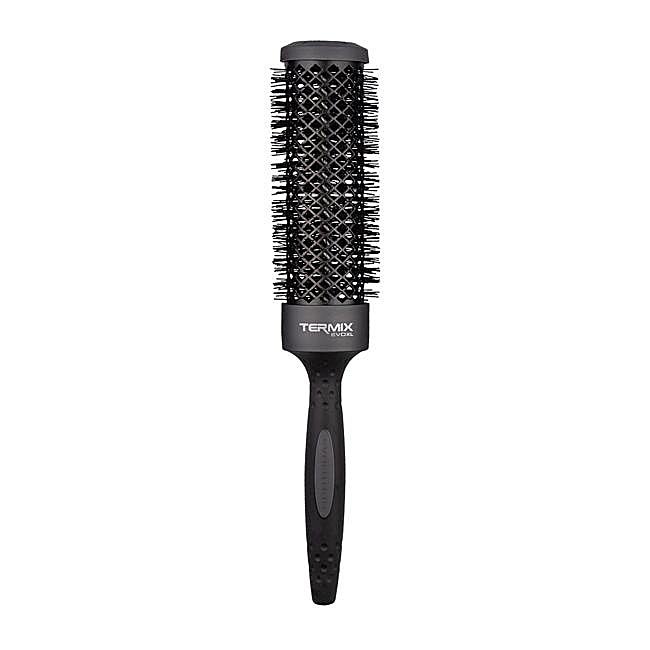 Qué es el brushing, el truco para peinarte en casa que consigue una ...