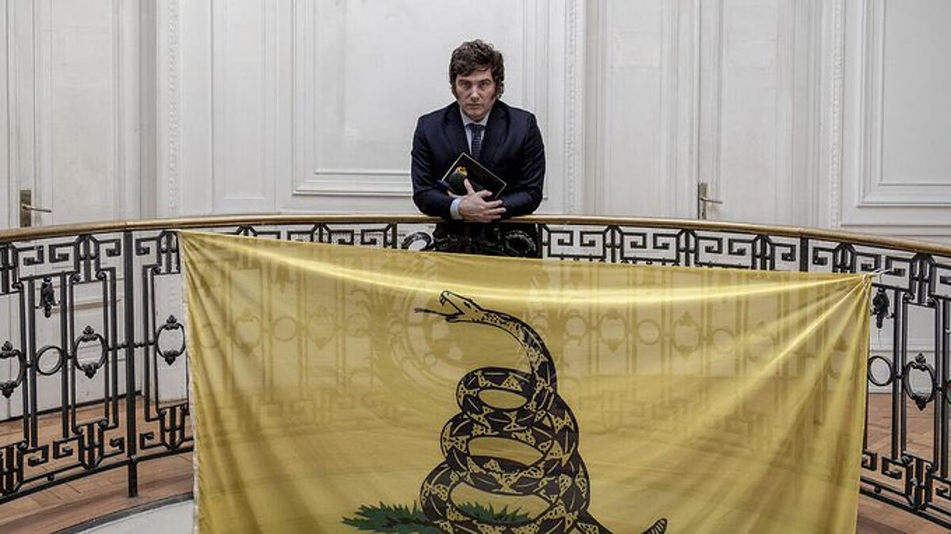 La bandera del siglo XVIII que une a Trump, Milei, al grupo Metallica y ...