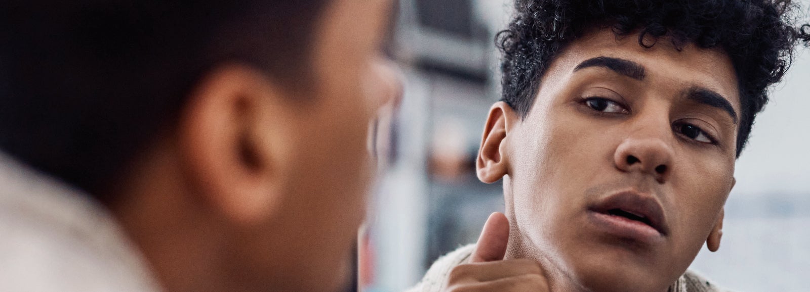 Llega el 'mewing' y el 'bone smashing': ejercicios y martillazos en la ...