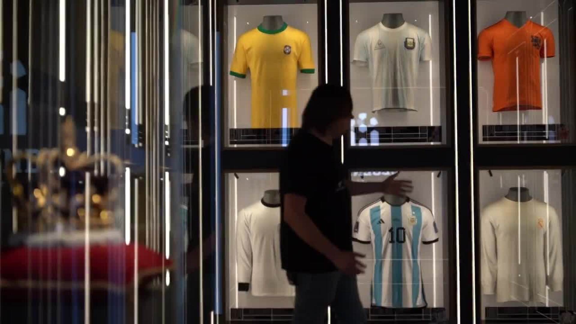 Joyas de la Corona: La sala que agrupa a las camisetas de los mejores de la historia | El Correo