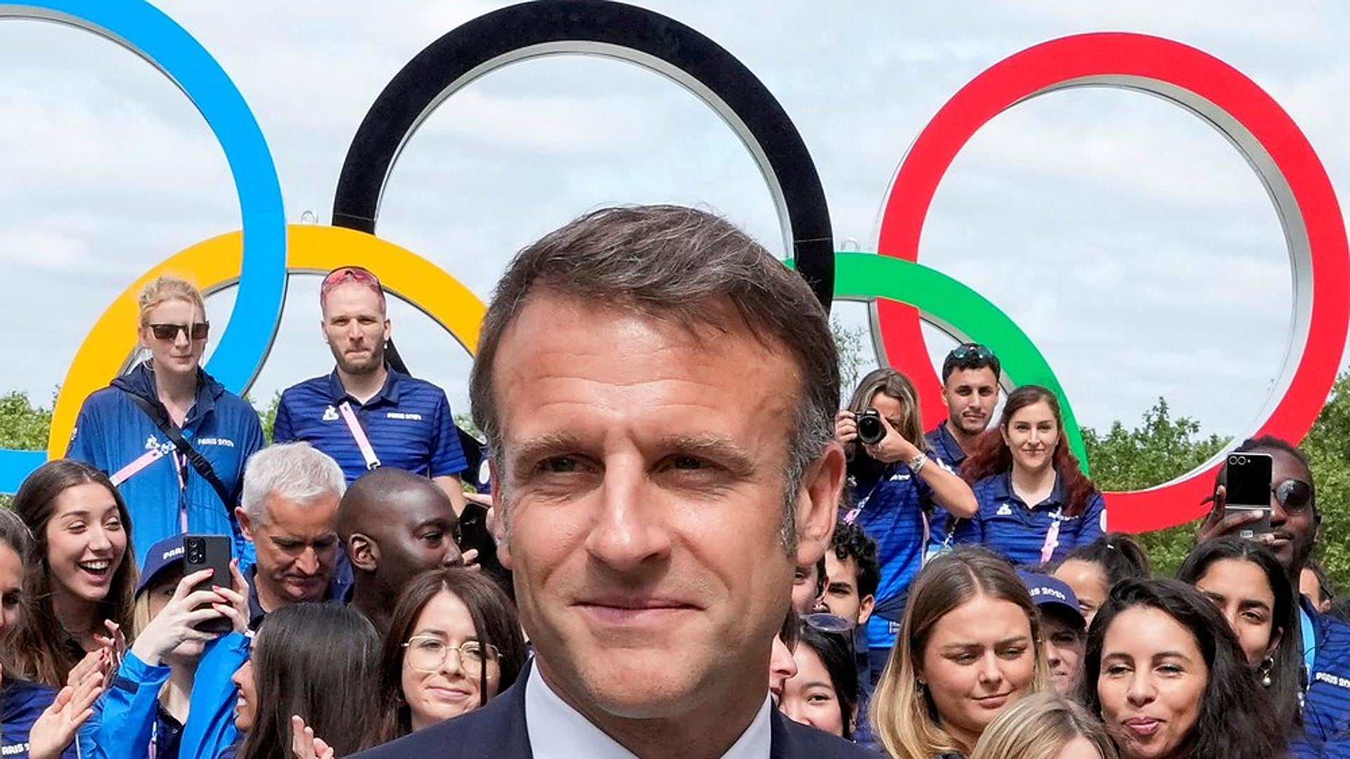 Macron promete una ceremonia inaugural «única» en el Sena | El Correo