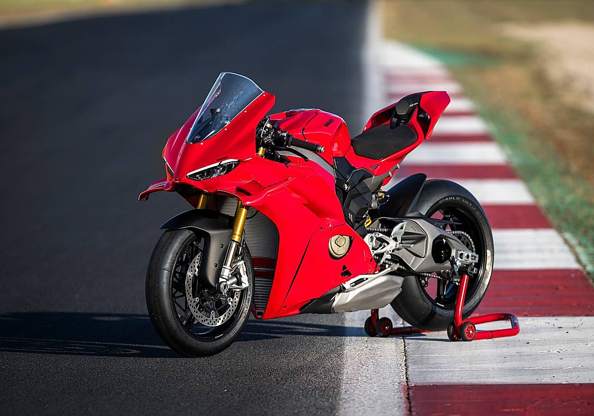 Style, Sophistication, and Performance: All About the First Ducati Panigale V4 S 2025 | TodoAlicante