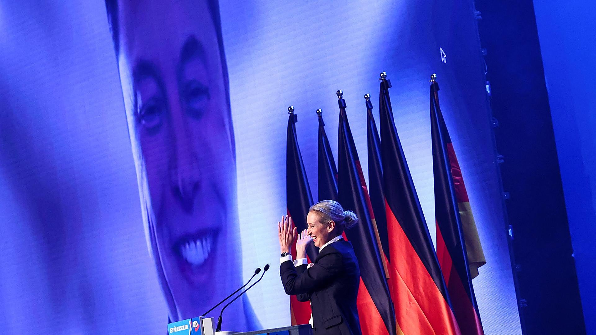 Elon Musk interviene a través de un vídeo en un mitin de la extrema ...