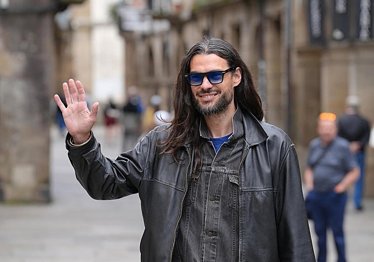 Oliver Laxe preestrena su película premiada en Cannes, Sirât, «en casa ...