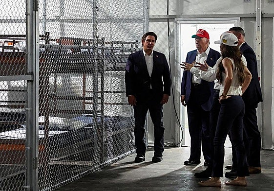 Trump inaugura 'Caimán Alcatraz', la prisión de Florida para encerrar a ...
