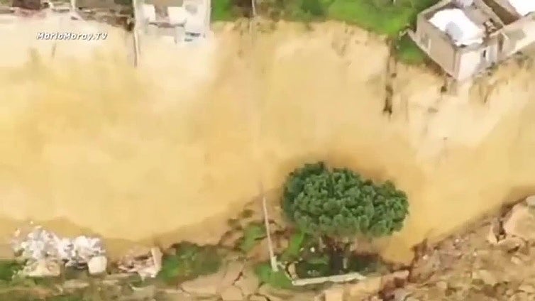Un pueblo siciliano al borde del abismo por el temporal | El Correo