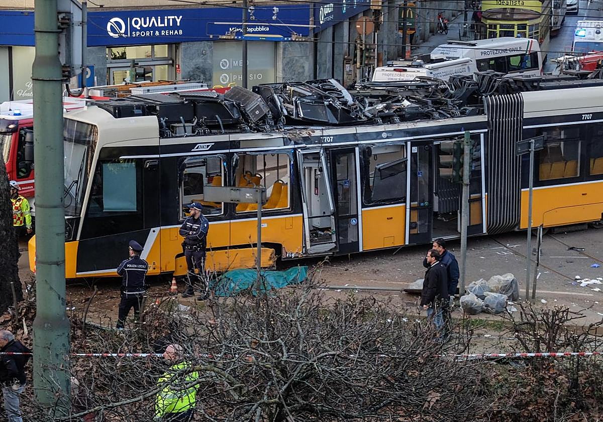 Dos muertos al descarrilar un tranvía en Milán | Canarias7