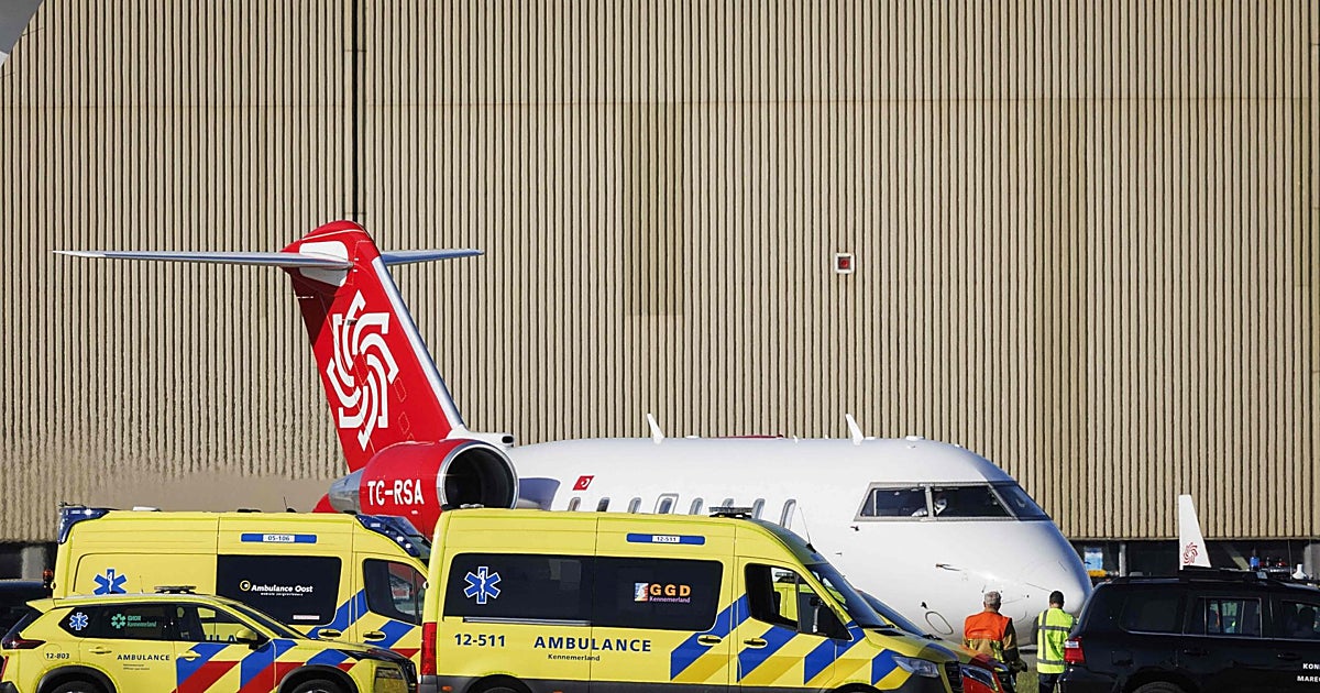 Una azafata de un avión de Países Bajos, ingresada en Ámsterdam por un ...
