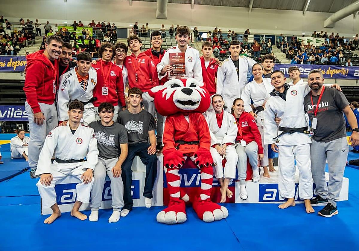 El salmantino Mario Olcina, del Judo Club Doryoku, sube al podio en ...