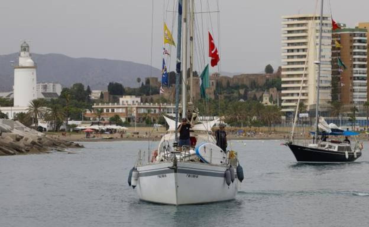 A flotilla of sailing yachts pays tribute to Spain’s maritime history ...