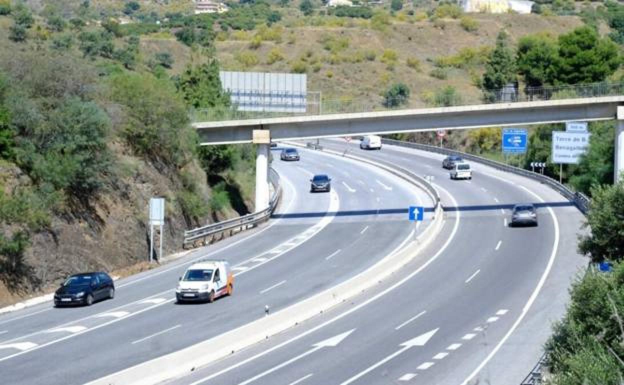 Resurfacing works on A-7 motorway between Rincón de la Victoria and ...