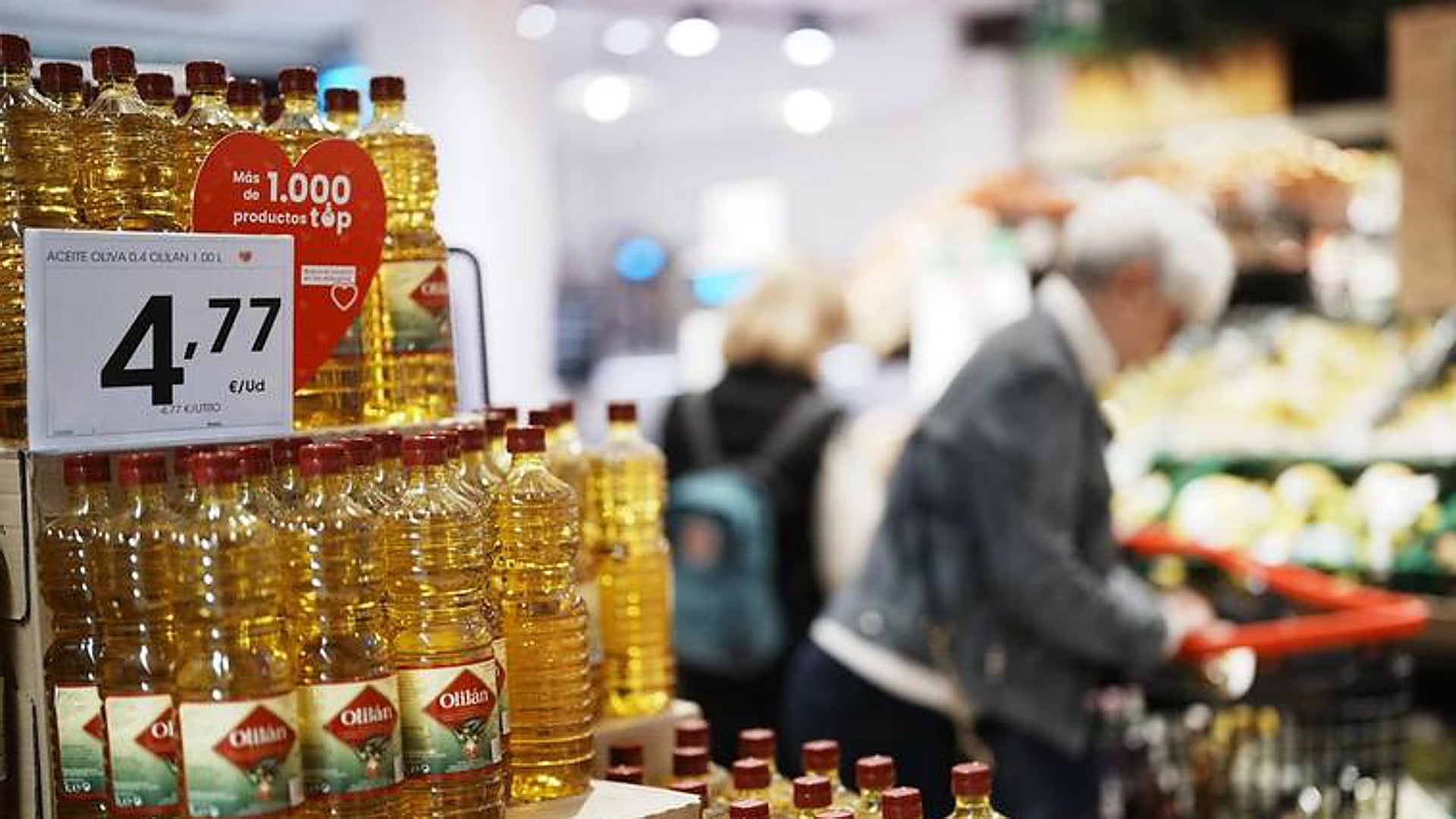 Households in Spain are shopping less at the supermarket than a year ...
