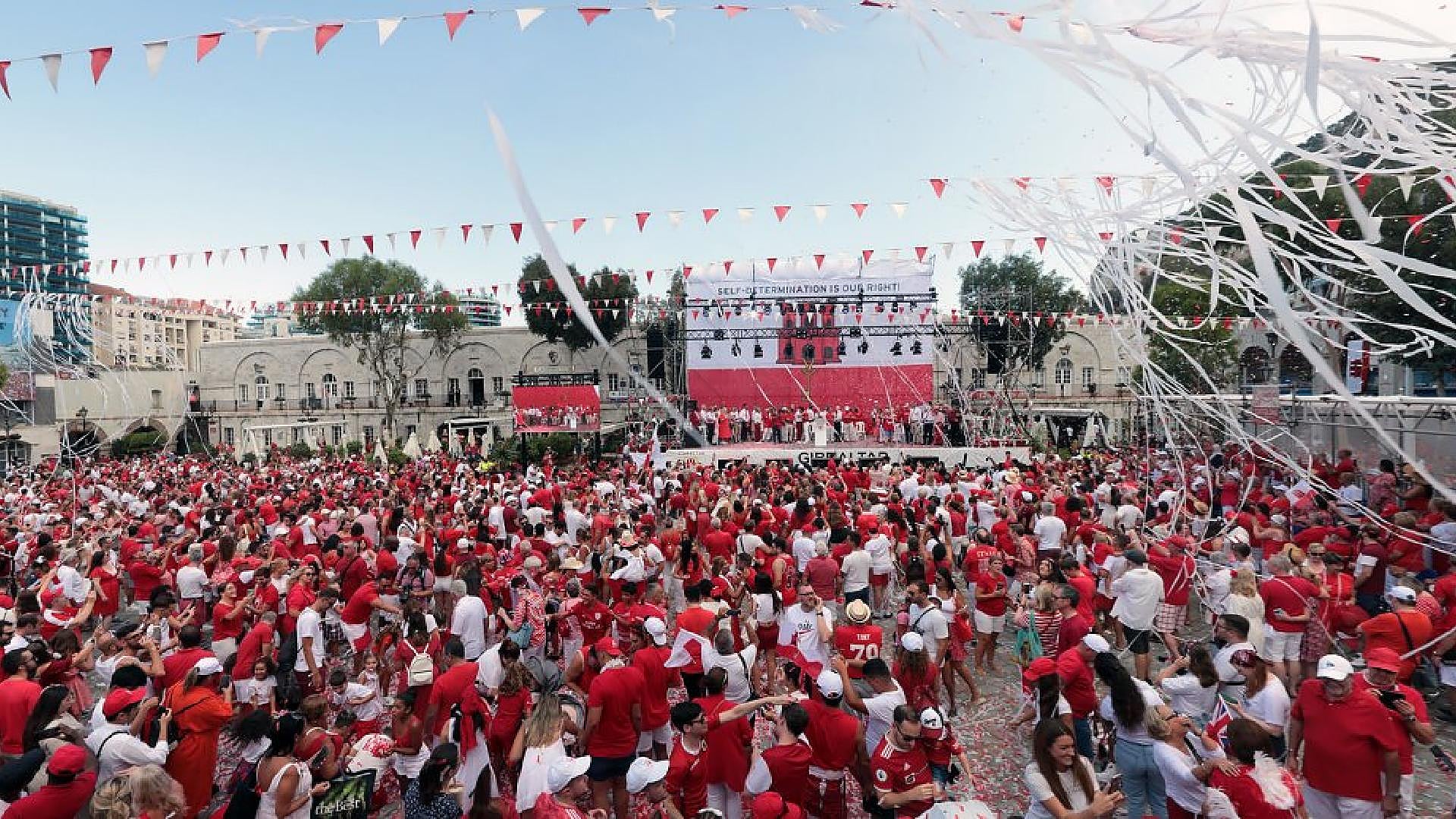 Flags, fireworks and flowers for Gibraltar's National Day | Sur in English